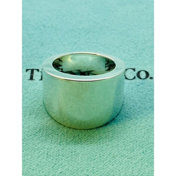 Tiffany & Co. | Jewelry | Tiffany Co Out Of Retirement Ring Heavy Dome ...
